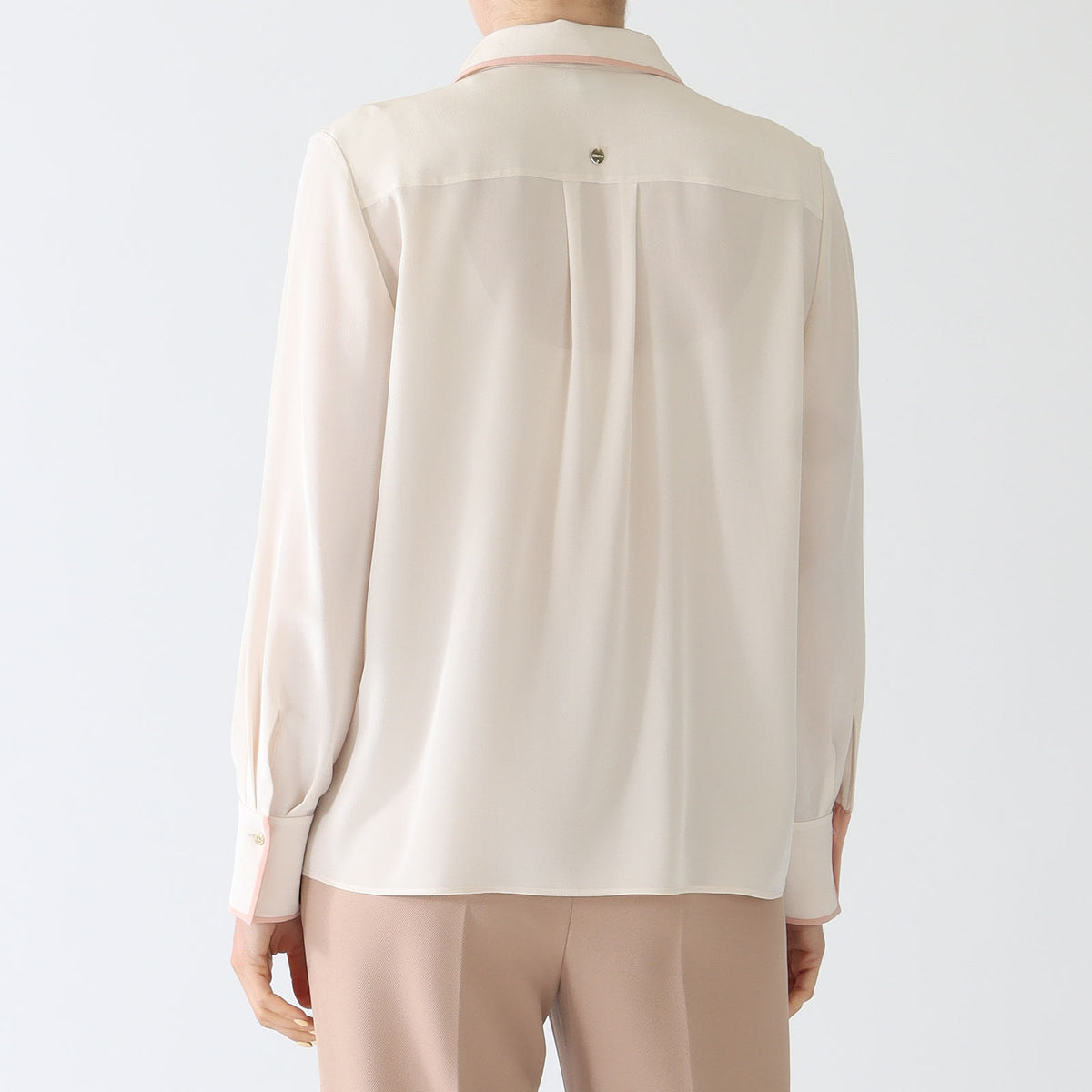 Magnolia Elegant Silk Blouse – Angela Beer | The ultimate ladies ...