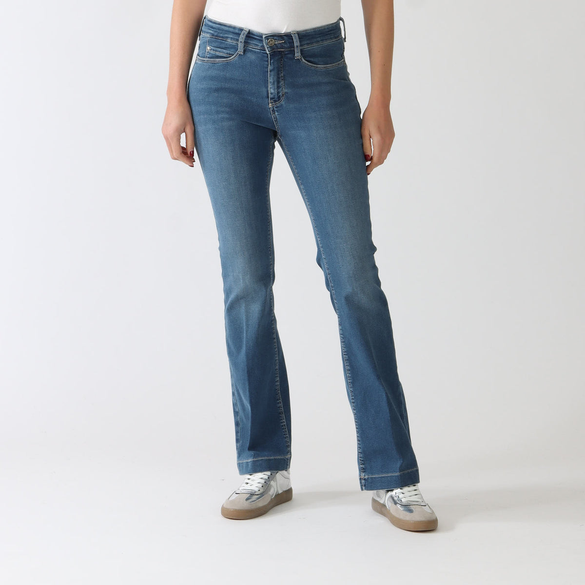 Mid Blue Washed Dream Boot Authentic Jeans – Angela Beer | The ultimate ...