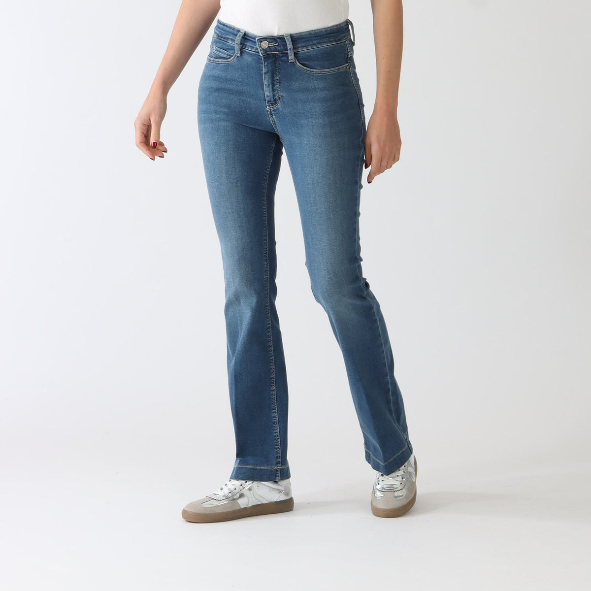 Mid Blue Washed Dream Boot Authentic Jeans – Angela Beer | The ultimate ...