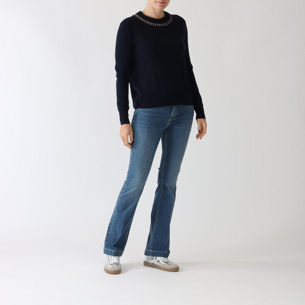 Navy Cashmere Sweater With Gunmetal Chain – Angela Beer | The ultimate ...