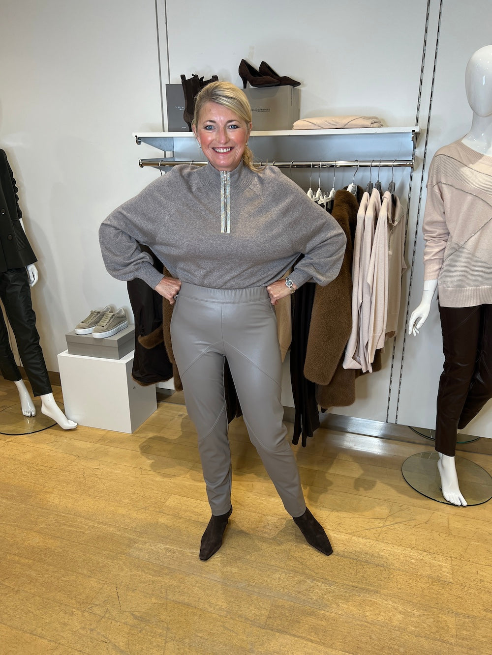 Visone Slim Leg Faux Leather Pants – Angela Beer | The ultimate ladies ...